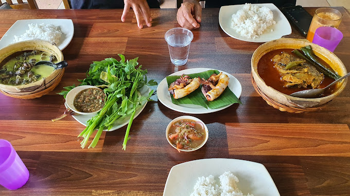 Restoran Rimbun Ikan Bakar & Daging Salai Mat Top | Restaurant | Sungai ...
